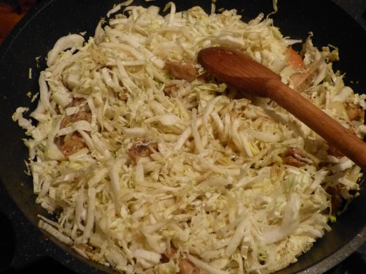 Un savoureux wok de dinde pimentée au chou chinois - Caroline GENEROSI