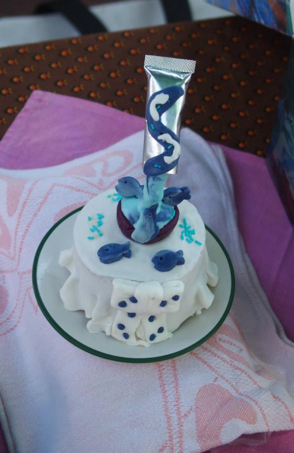 Un cadeau gourmand original : le gravity cake de la mer - Caroline GENEROSI