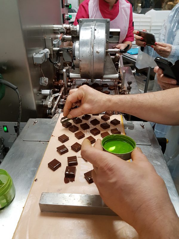 En visite chez Philippe Segond, pâtissier et chocolatier à Aix ...