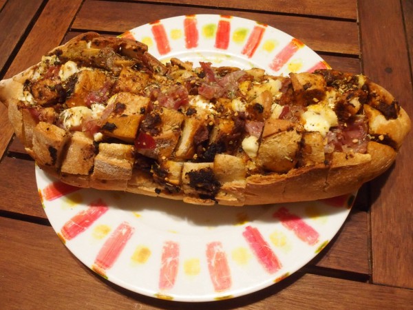 Un délicieux pain hérisson à la provençale pour l'apéritif - Caroline ...