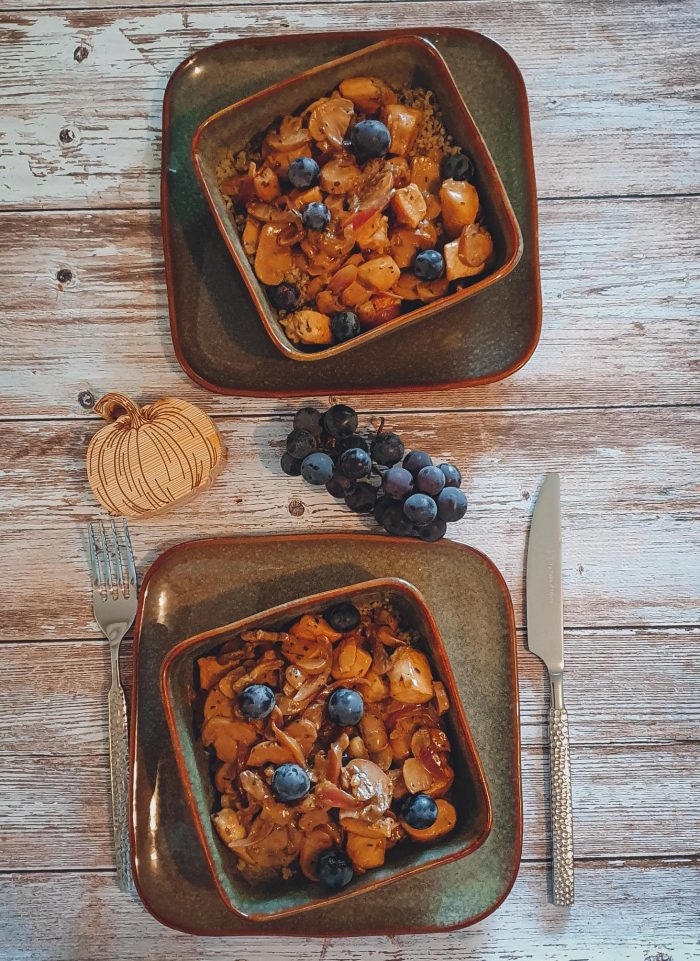 Sauté de lapin aux champignons et raisins noirs - Caroline GENEROSI